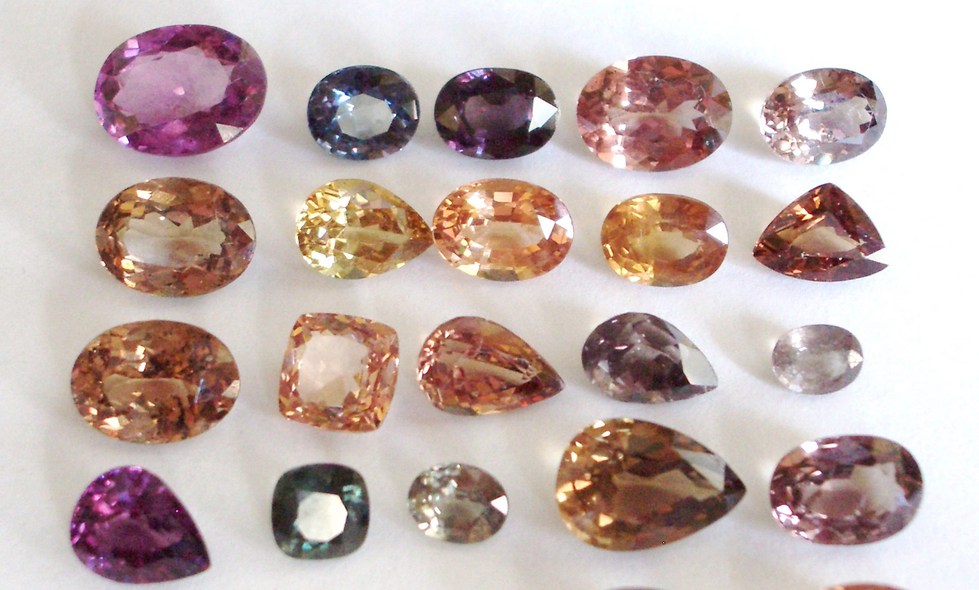 Characteristics of garnet stone Garnet types and their pricing - وب ...